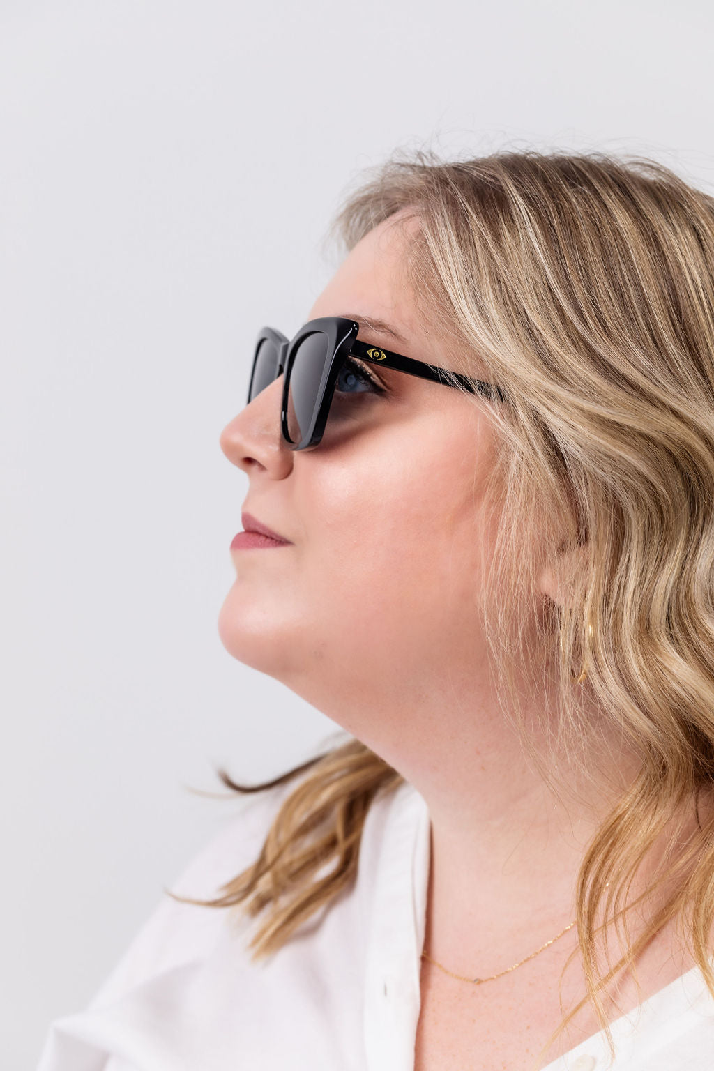 TONI- Blue Eye Sunglasses: Shatter Resistant Sunglasses Black Cat Eye